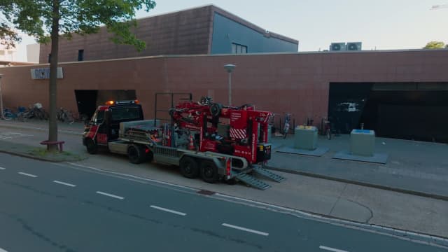 Hoeflon C10e » The Spider Crane with extraordinary reach