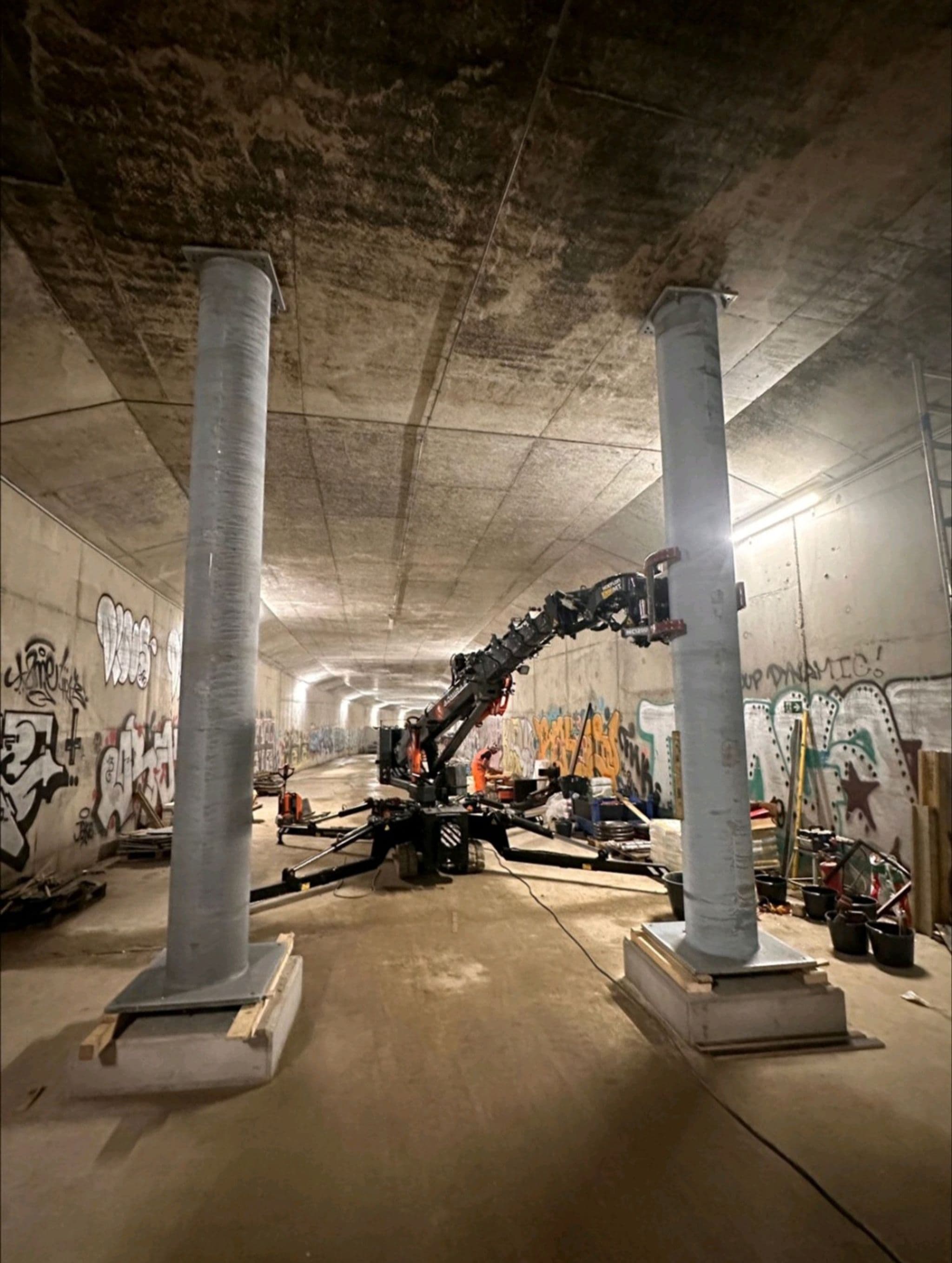 Hoeflon C10e » The Spider Crane with extraordinary reach